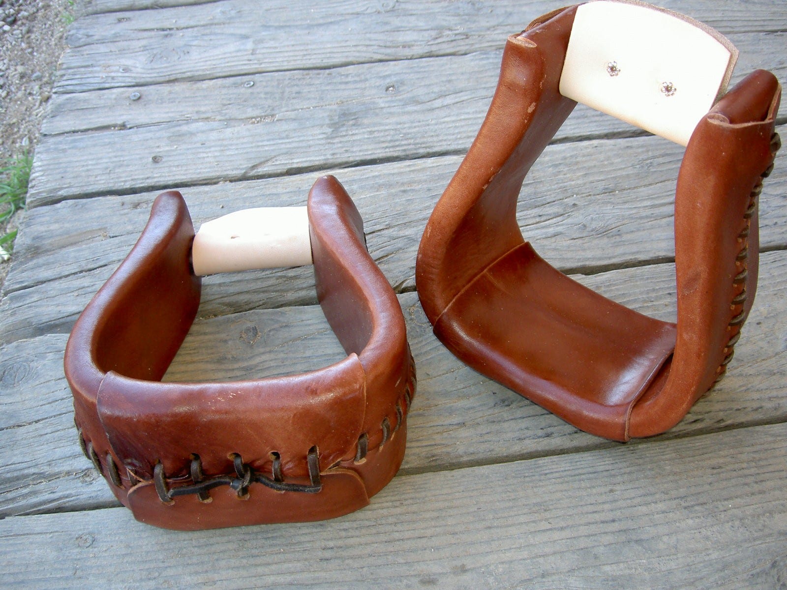 OverShoe Stirrup - Queen Valley Mule Ranch